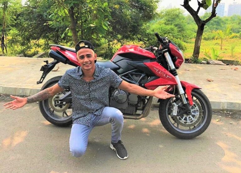 Danish Zehen Youtuber, Tik-Tok Stars Biography - Megastarsbio.com