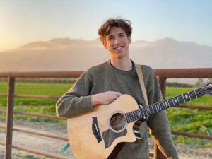 Eryn Weaver Age, Bio, Net Worth, Parents, Instagram,