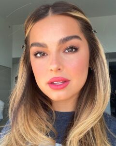 Addison Rae age - Megastarsbio.com